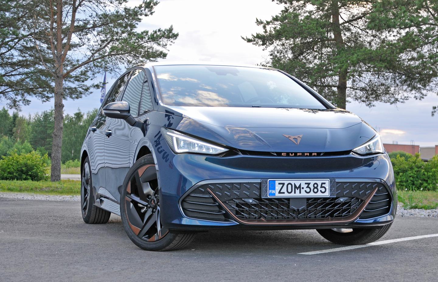 Cupra Born e-Boost | Kun kaipaat sähköautolta enemmän | Koeajo | Tuulilasi