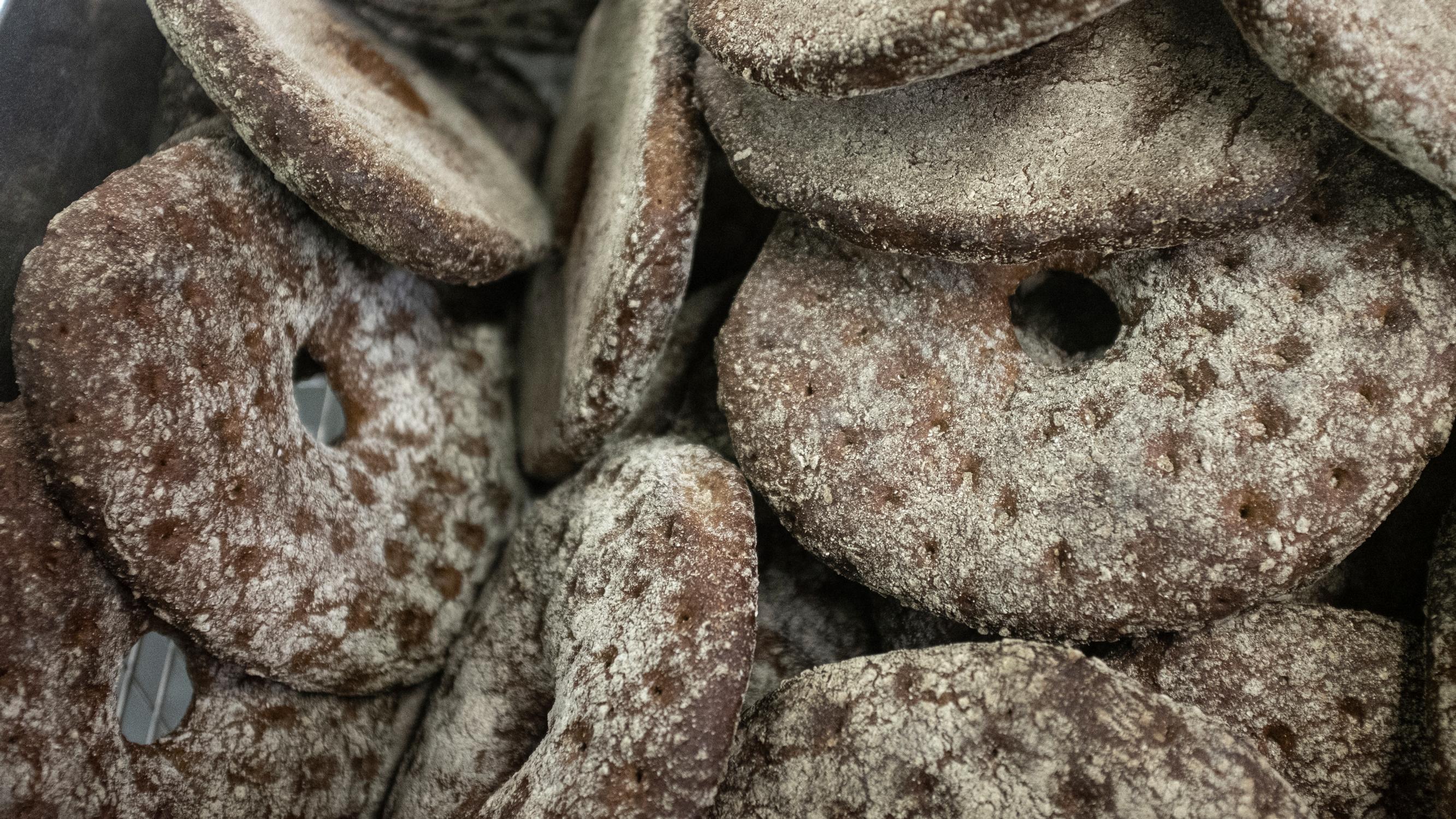 Sallan leipomo | Tulipalo, kavallus, piikkikaulin ja teräsmummot | Apu